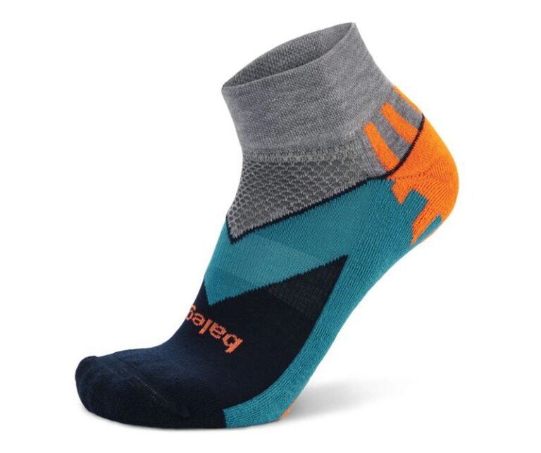 The Best and Most Comfortable Running Socks | Runner's World Australia ...