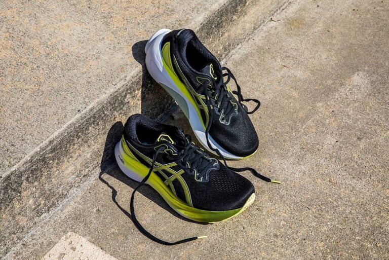 The 10 Best Running Shoes for Flat Feet | Runner's World Australia and ...